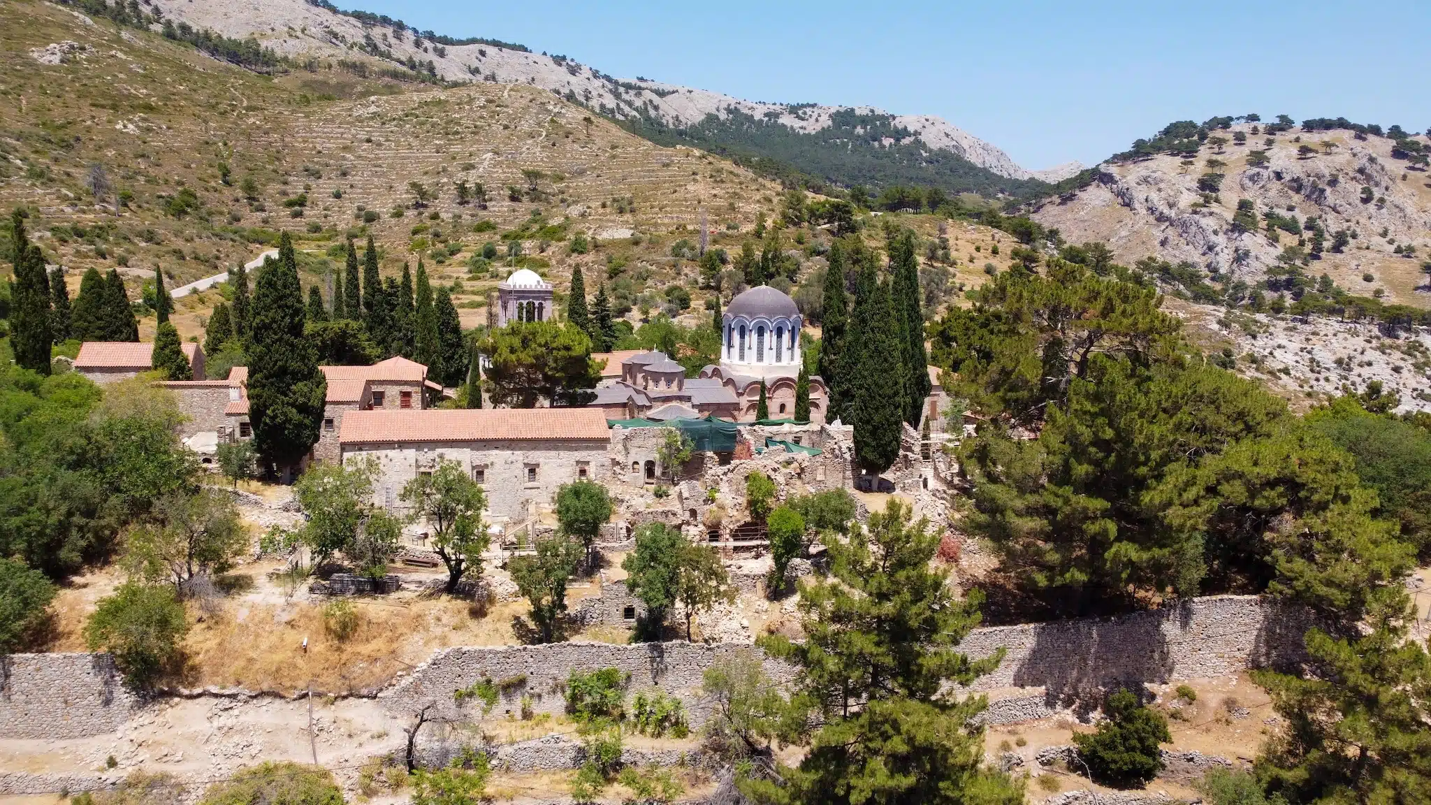 Chios authentique: villages du mastic et monastères byzantins