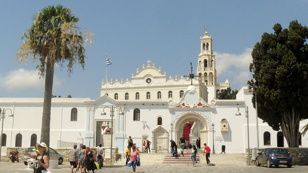 Tinos, une ile de beauté et d'espérance au charme authentique