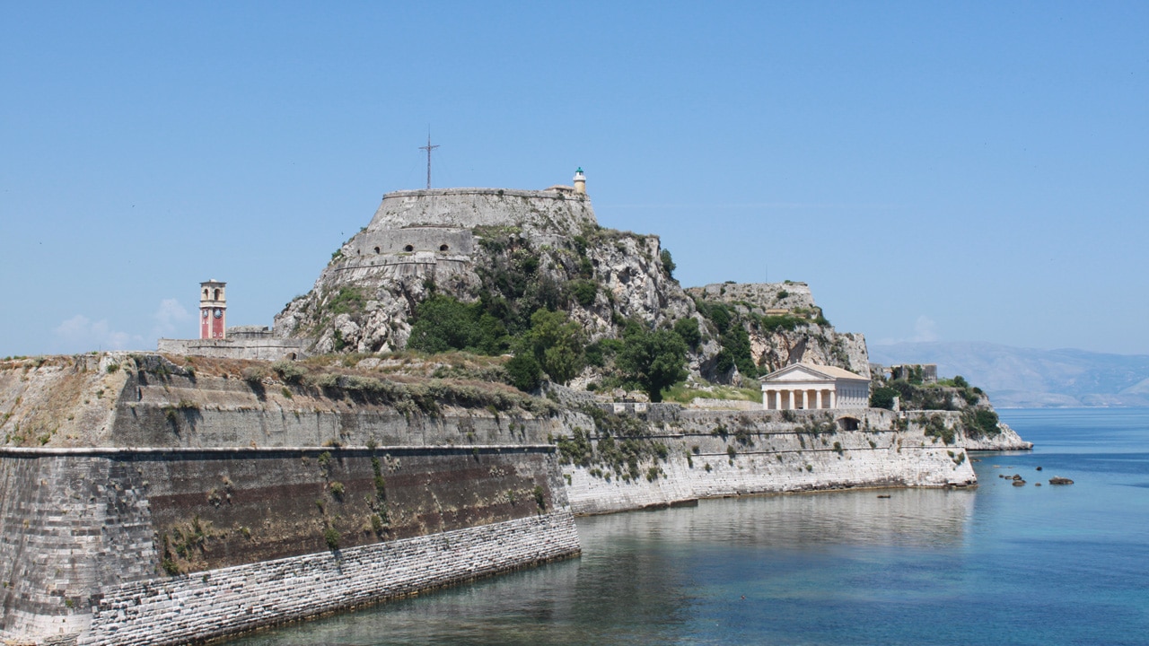Corfou plages magnifiques et culture entre Grèce et Italie